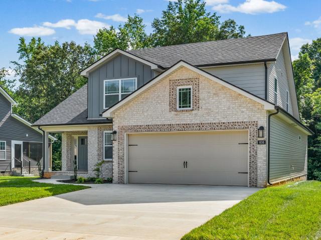 606 Willow Park Dr
