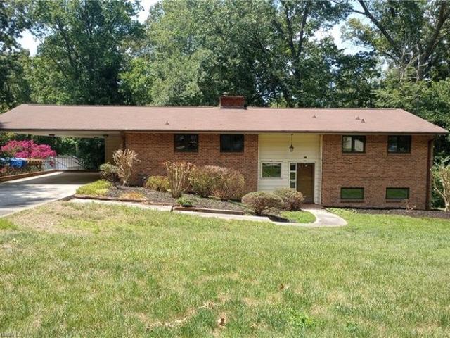 606 Willowmoore Ave, Thomasville, NC 27360