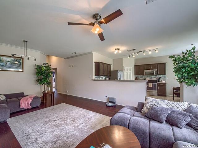 606 Windmore Ct