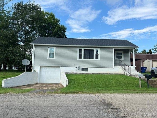 606 Third St, Marble Hill, MO 63764