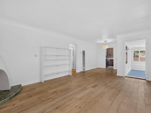606 Tulane Drive NE