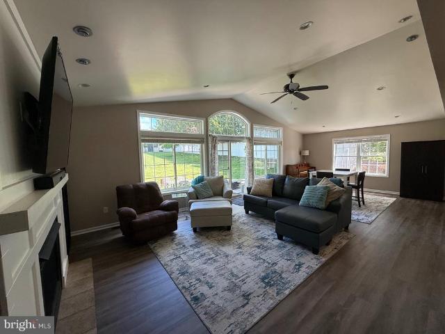 6074 Mayfair Drive