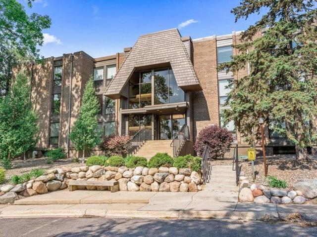 6075 Lincoln Dr Apt 302, Edina, MN 55436
