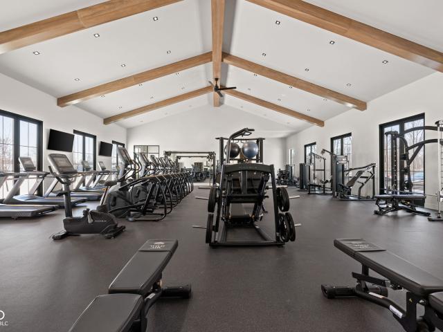 6076 Salisbury St, Zionsville, IN 46077 | MLS #22096
