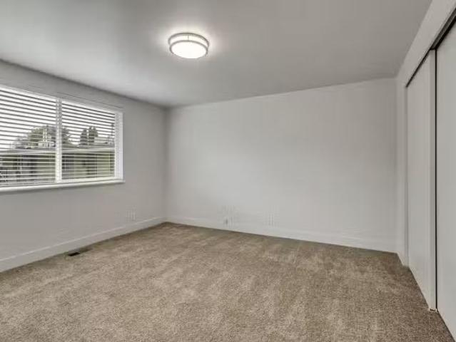 60789680 2115 East 3300 South