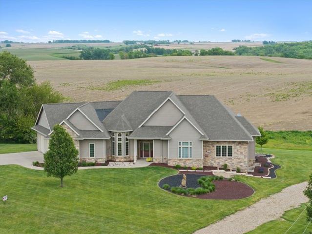 6078 Highway T N, Grinnell, IA 50112