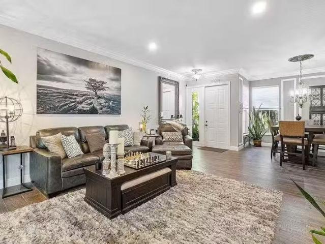 60794025 5066 Nautica Lake Cir