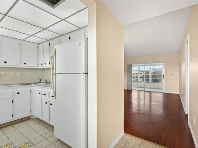 6070 NW 64th Ave Apt 308, Tamarac, FL 33319