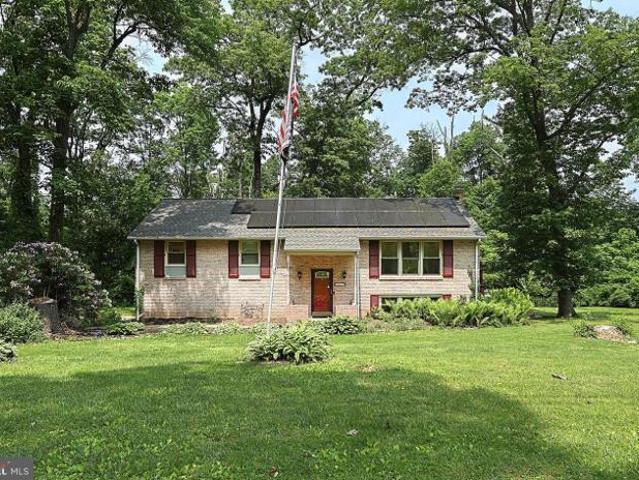 6070 Eyster Ave, Spring Grove, PA 17362