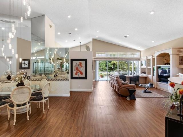 6070 Terra Mere Cir, Boynton Beach, FL 33437