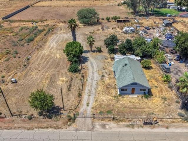 6071 S Clara Ave, Fresno, CA 93706