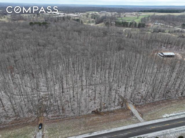 6072 New Highway 7, Santa Fe, TN