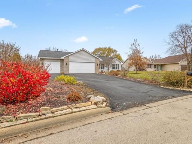 6072 Valhalla Dr, Loves Park, IL 61111