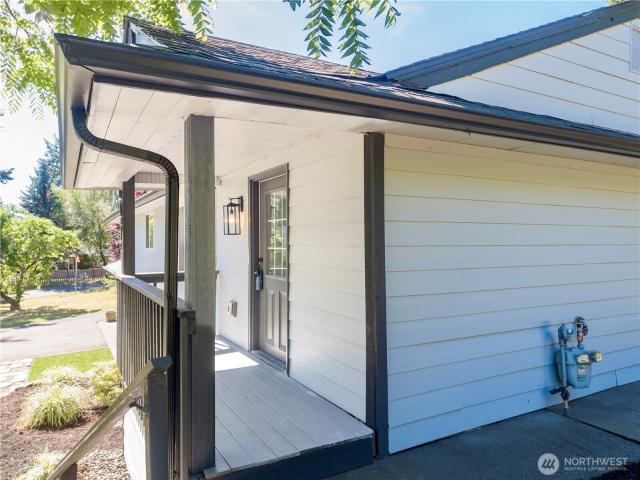 607 244th Street SW
