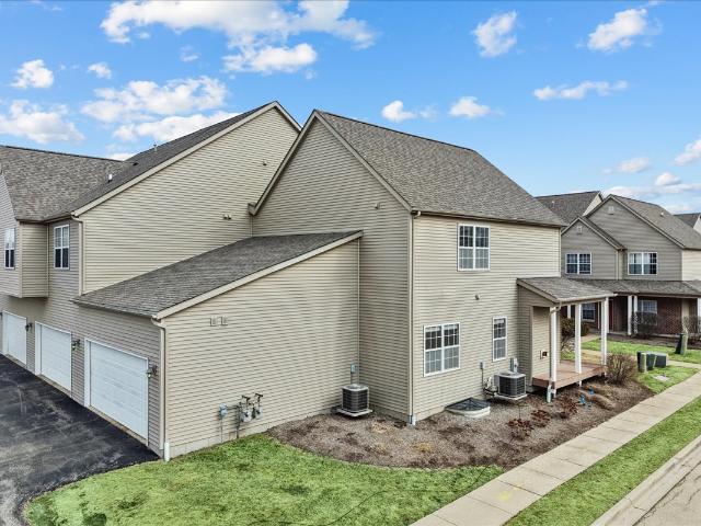 607 Clayton Cir, Unit 607, Sycamore, IL 60178 | Compass