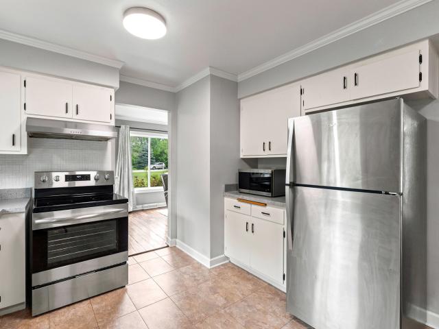 607 Green Bay Rd