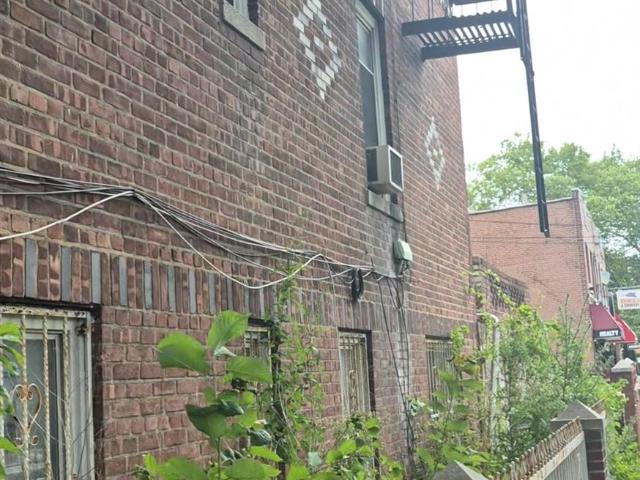 607 E 53rd Street