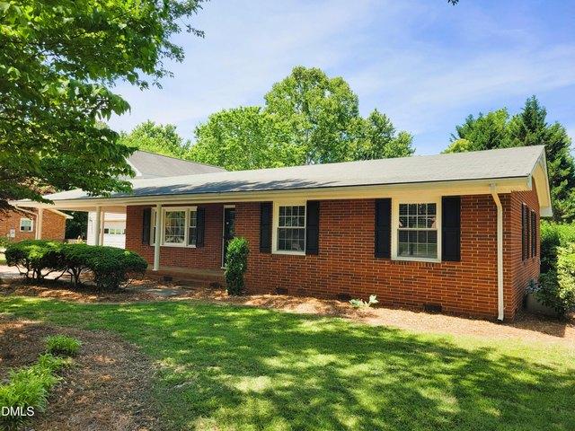 607 E Butler Ave, Liberty, NC 27298