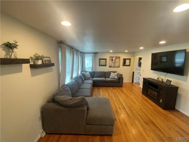 607 E Genesee Street