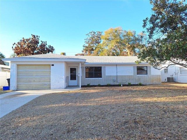 607 Edward St, New Smyrna Beach, FL 32168