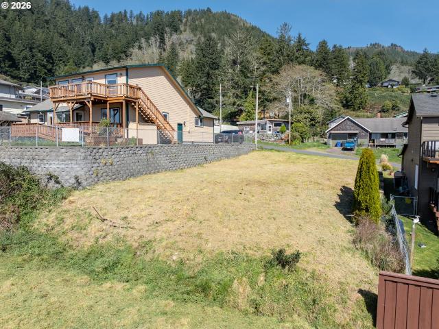 607 Evergreen AVE