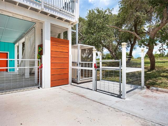 607 Huisache Lane
