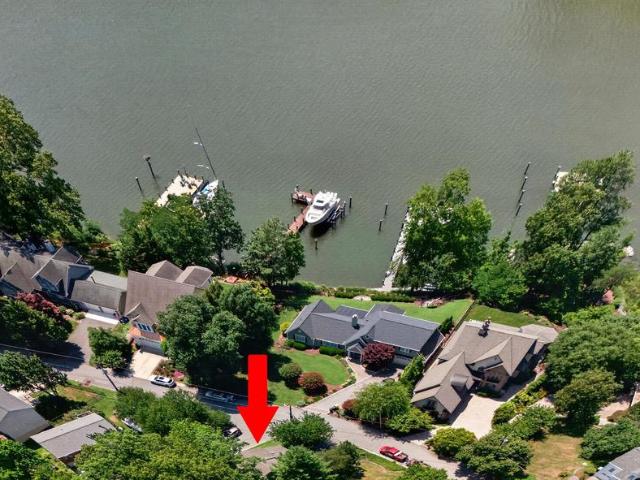 607 Overhill Drive