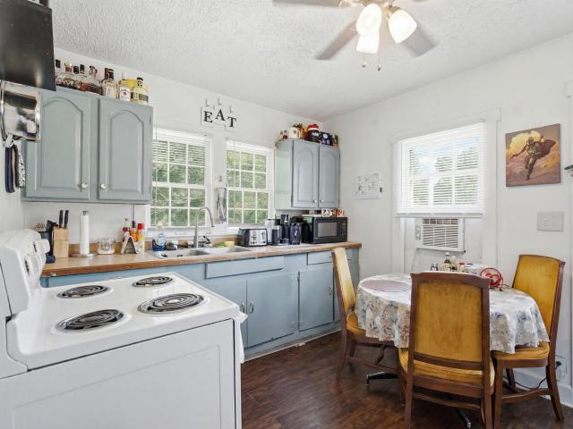 607 Louisville Road
