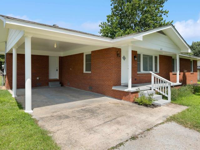 607 Lake Street