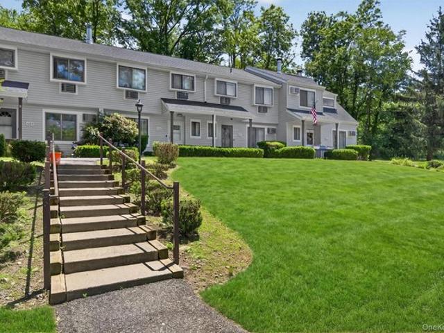 607 Mountain Laurel Dr, Monroe, NY 10950