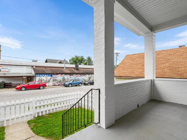 607 Main Street