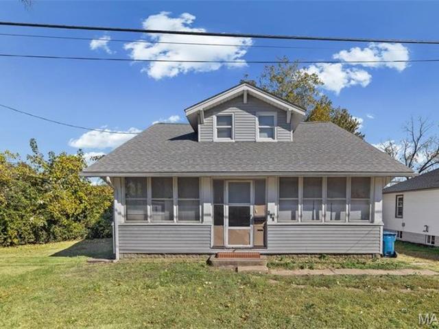 607 Milton Rd, Alton, IL 62002