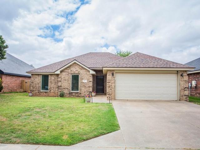 607 N 8th St, Wolfforth, TX 79382