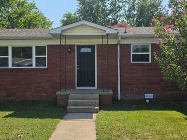 607 N 10th St, Paragould, AR 72450