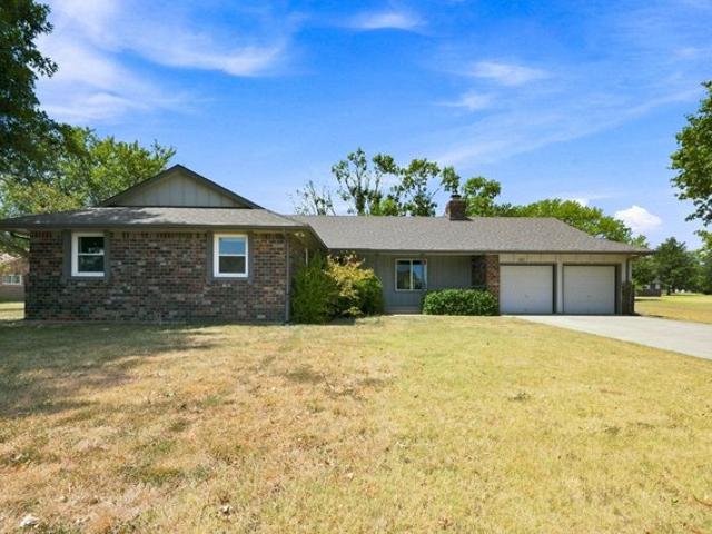 607 N Wheatland, Wichita, KS 67235