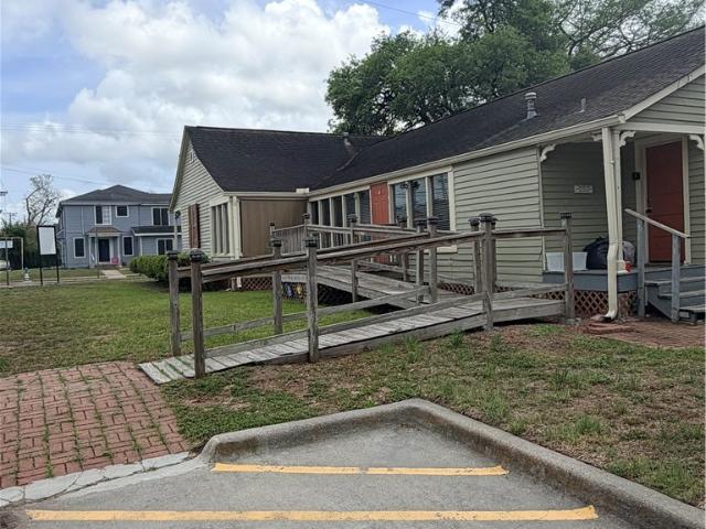607 N Bridge