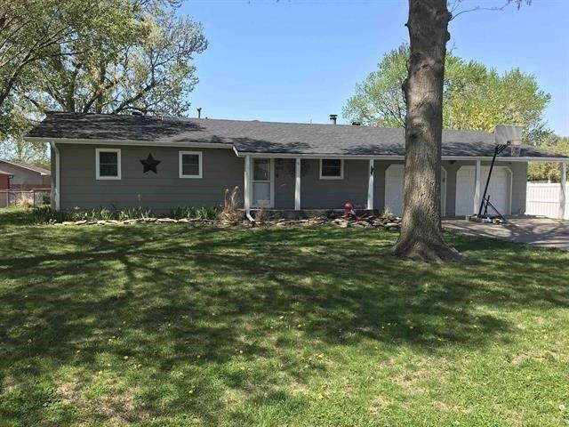 607 N Lincoln St, Bennington, KS 67422