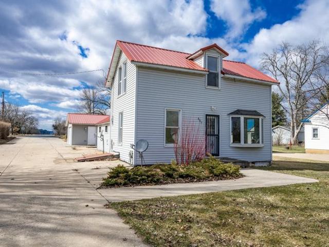 607 N Main St, Necedah, WI 54646