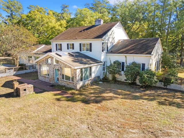 607 N Main St