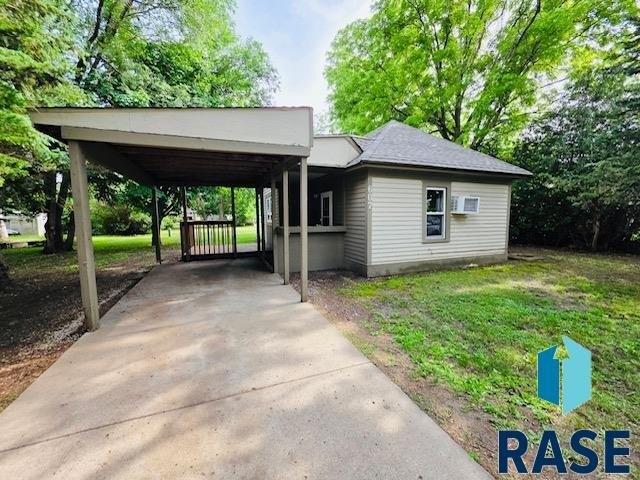 607 NE 4th St, Madison, SD 57042