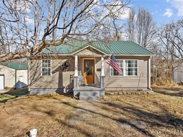 607 Nicholson Dr, Potosi, MO 63664