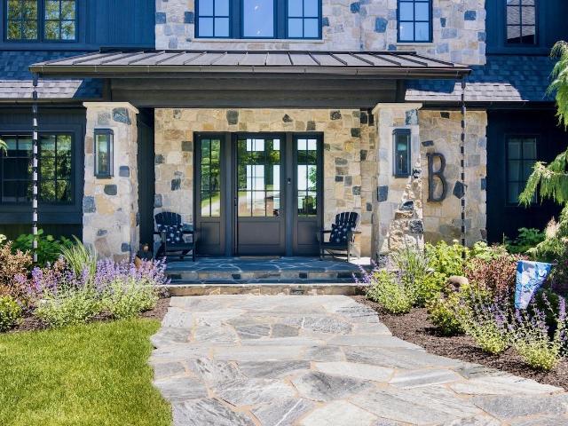 607 NW Torch Lake Drive