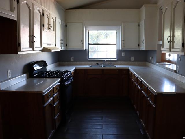607 S Hamilton Ave, San Antonio, TX 78207 | MLS #1938 | Compass