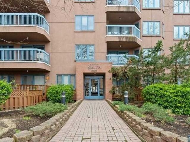 607 Smith Ct #PH7, Edgewater, NJ 07020