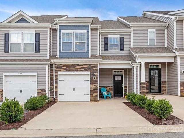 607 Santa Clara Dr, Asheville, NC 28806