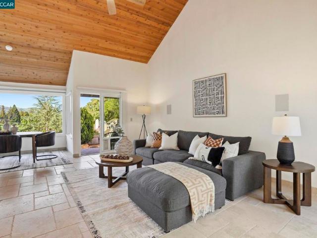 607 Silver Lake Dr