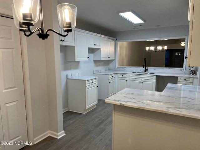 607 Sunset Oaks Lane