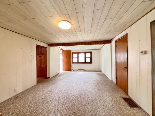 607 W 7th Street