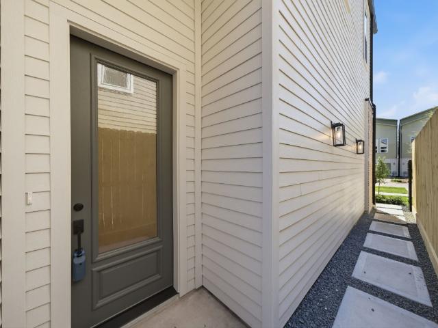 607 W 27th Street