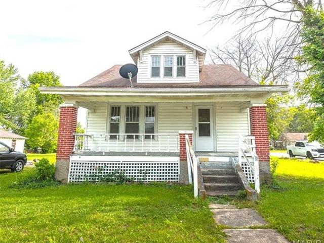 607 W Third St, Belle, MO 65013